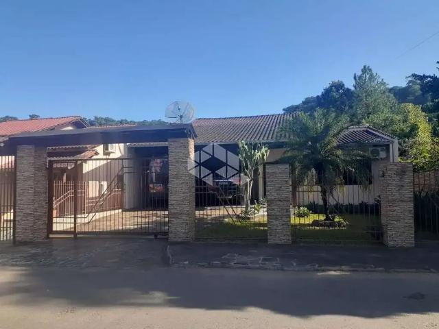 Casa / Sobrado para Venda em Santa Cruz do Sul/RS Renascença 3 Quartos