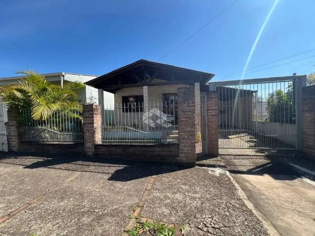 Casa / Sobrado para Venda em Santa Cruz do Sul/RS São João 3 Quartos