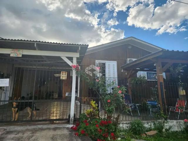 Casa / Sobrado para Venda em Santa Cruz do Sul/RS São João 3 Quartos