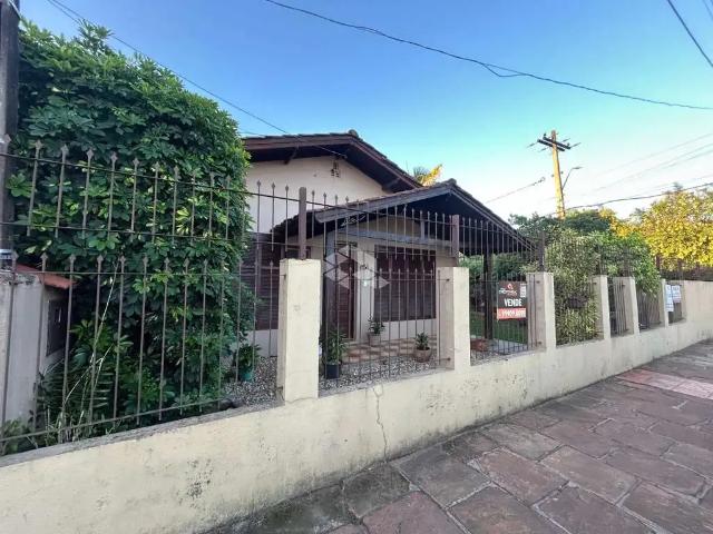 Casa / Sobrado para Venda em Santa Cruz do Sul/RS Schulz 4 Quartos