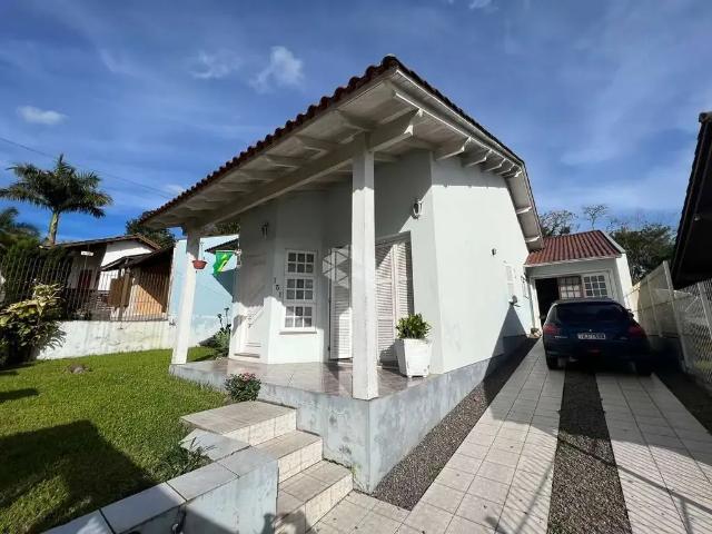 Casa / Sobrado para Venda em Santa Cruz do Sul/RS Universitário 3 Quartos