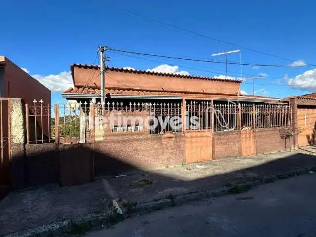 Casa / Sobrado para Venda em Santa Luzia/MG Bom Jesus 4 Quartos