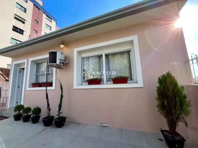 Casa / Sobrado para Venda em Santa Maria/RS Menino Jesus 4 Quartos