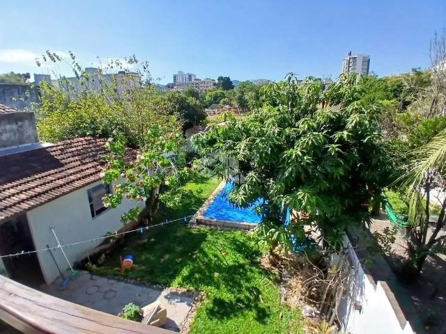 Casa / Sobrado para Venda em Santa Maria/RS Menino Jesus 3 Quartos