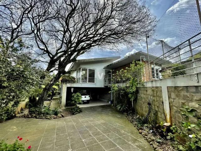 Casa / Sobrado para Venda em Santa Maria/RS Nossa Senhora do Perpétuo Socorro 3 Quartos