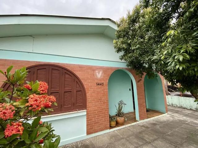Casa / Sobrado para Venda em Santa Maria/RS Nossa Senhora das Dores 3 Quartos