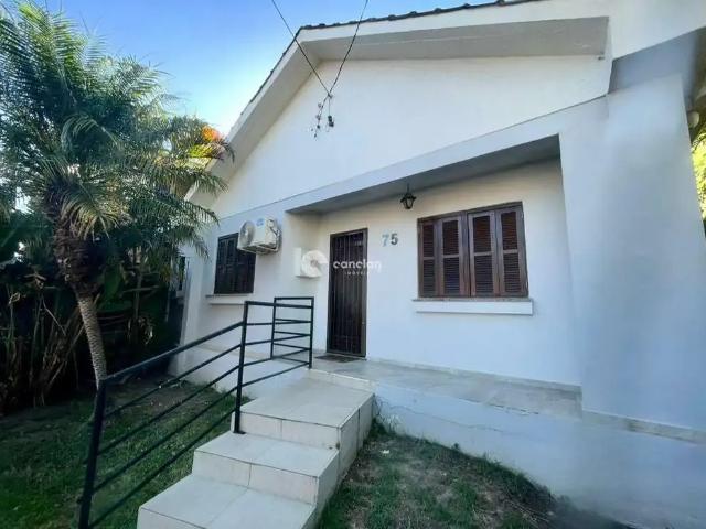 Casa / Sobrado para Venda em Santa Maria/RS Nossa Senhora de Lourdes 4 Quartos