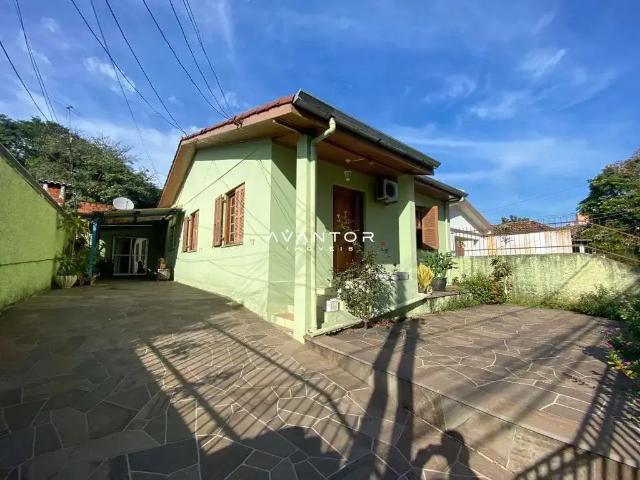 Casa / Sobrado para Venda em Santa Maria/RS Nossa Senhora de Lourdes 3 Quartos