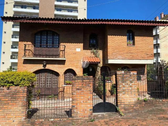 Casa / Sobrado para Venda em Santa Maria/RS Nossa Senhora de Lourdes 3 Quartos