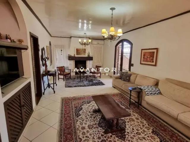 Casa / Sobrado para Venda em Santa Maria/RS Nossa Senhora de Lourdes 3 Quartos