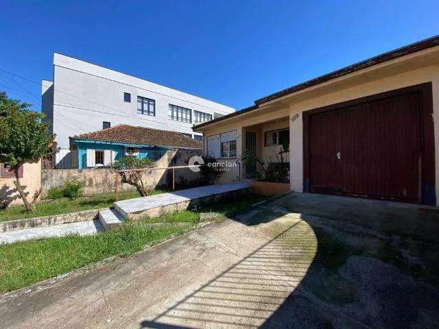 Casa / Sobrado para Venda em Santa Maria/RS Nossa Senhora de Lourdes 3 Quartos
