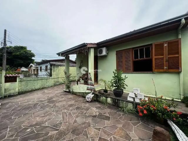 Casa / Sobrado para Venda em Santa Maria/RS Nossa Senhora de Lourdes 3 Quartos