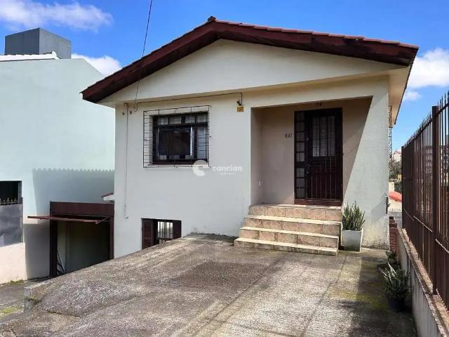 Casa / Sobrado para Venda em Santa Maria/RS Nossa Senhora de Lourdes 3 Quartos