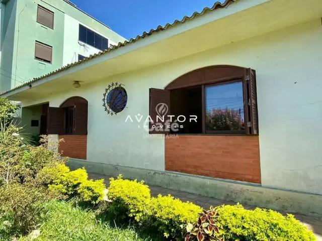Casa / Sobrado para Venda em Santa Maria/RS Nossa Senhora Medianeira 3 Quartos