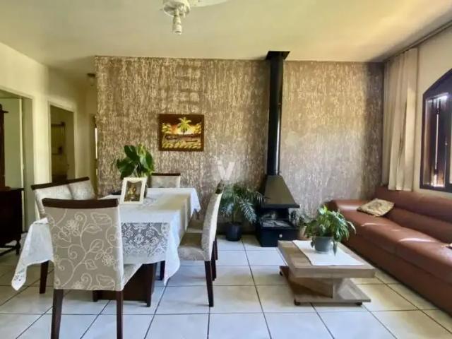 Casa / Sobrado para Venda em Santa Maria/RS Nossa Senhora Medianeira 3 Quartos