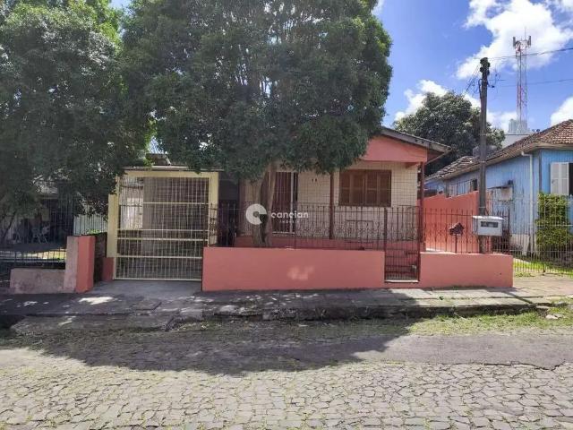 Casa / Sobrado para Venda em Santa Maria/RS Nossa Senhora Medianeira 3 Quartos