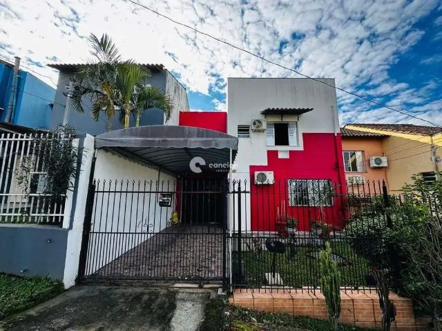 Casa / Sobrado para Venda em Santa Maria/RS Nossa Senhora Medianeira 3 Quartos