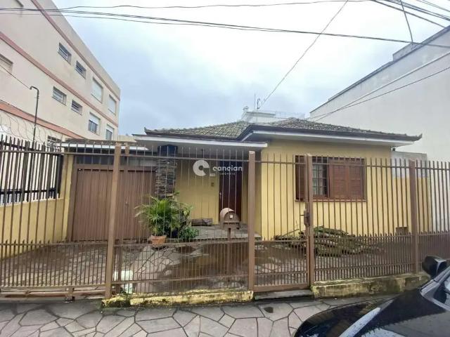 Casa / Sobrado para Venda em Santa Maria/RS Bonfim 4 Quartos