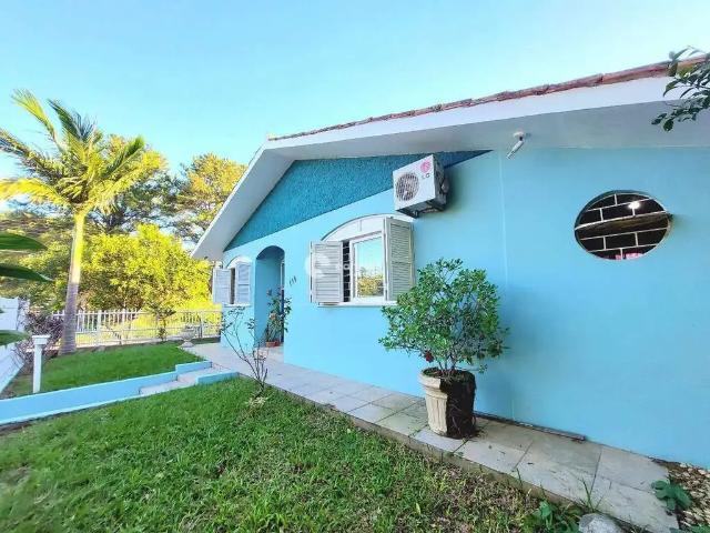 Casa / Sobrado para Venda em Santa Maria/RS Camobi 4 Quartos