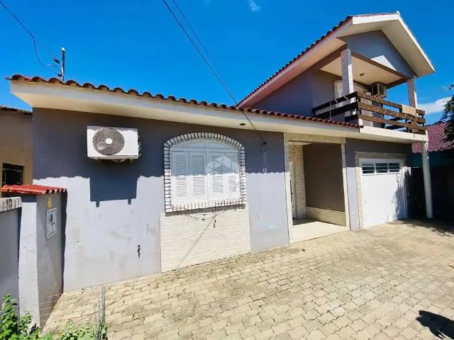 Casa / Sobrado para Venda em Santa Maria/RS Camobi 4 Quartos