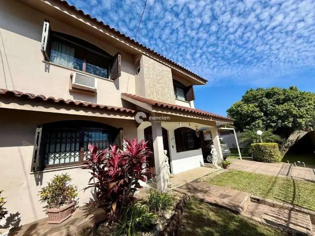 Casa / Sobrado para Venda em Santa Maria/RS Camobi 4 Quartos