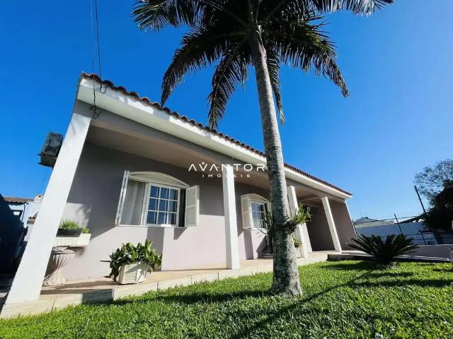 Casa / Sobrado para Venda em Santa Maria/RS Camobi 4 Quartos