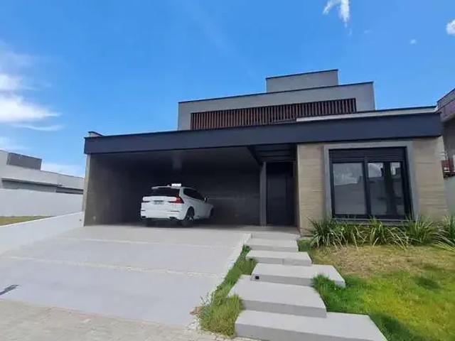 Casa / Sobrado para Venda em Santa Maria/RS Camobi 4 Quartos