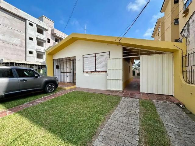 Casa / Sobrado para Venda em Santa Maria/RS Camobi 4 Quartos