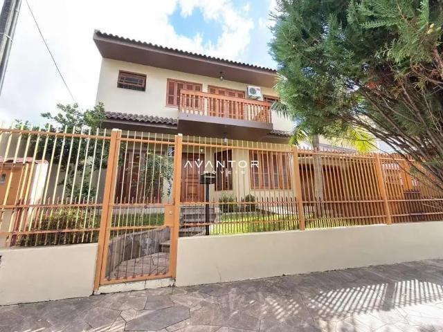 Casa / Sobrado para Venda em Santa Maria/RS Camobi 4 Quartos