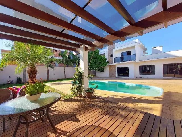 Casa / Sobrado para Venda em Santa Maria/RS Camobi 4 Quartos
