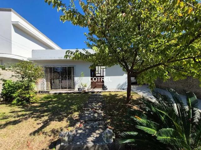 Casa / Sobrado para Venda em Santa Maria/RS Camobi 4 Quartos