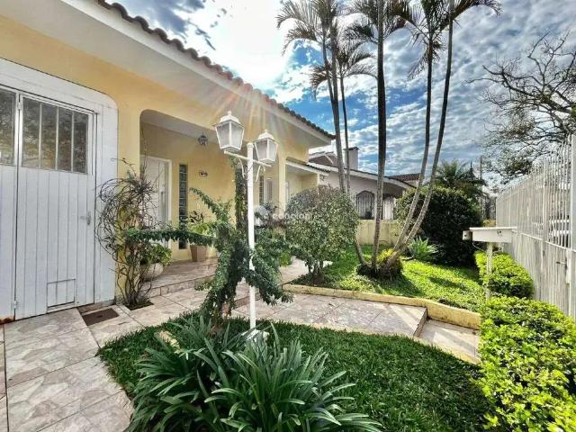 Casa / Sobrado para Venda em Santa Maria/RS Camobi 4 Quartos