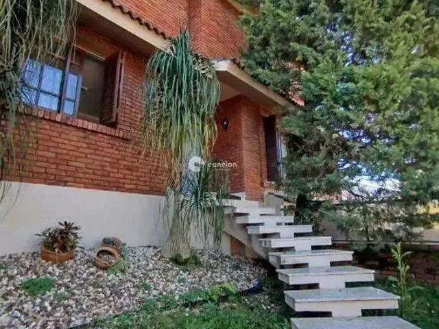 Casa / Sobrado para Venda em Santa Maria/RS Camobi 4 Quartos