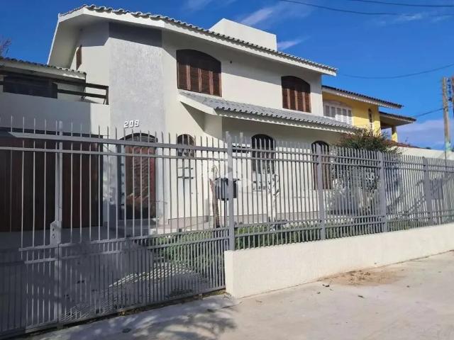 Casa / Sobrado para Venda em Santa Maria/RS Camobi 4 Quartos