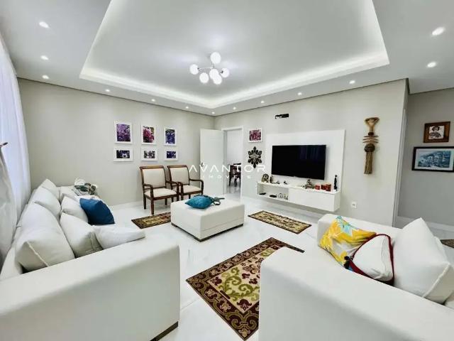 Casa / Sobrado para Venda em Santa Maria/RS Camobi 4 Quartos