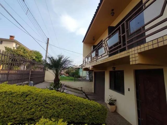 Casa / Sobrado para Venda em Santa Maria/RS Camobi 5 Quartos