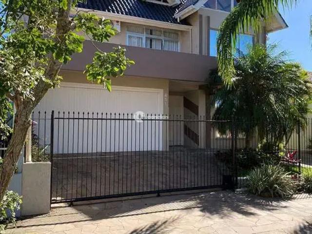 Casa / Sobrado para Venda em Santa Maria/RS Camobi 5 Quartos