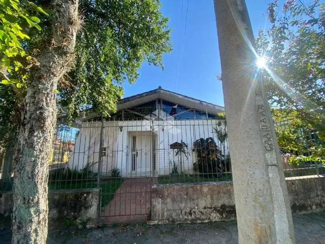Casa / Sobrado para Venda em Santa Maria/RS Camobi 5 Quartos