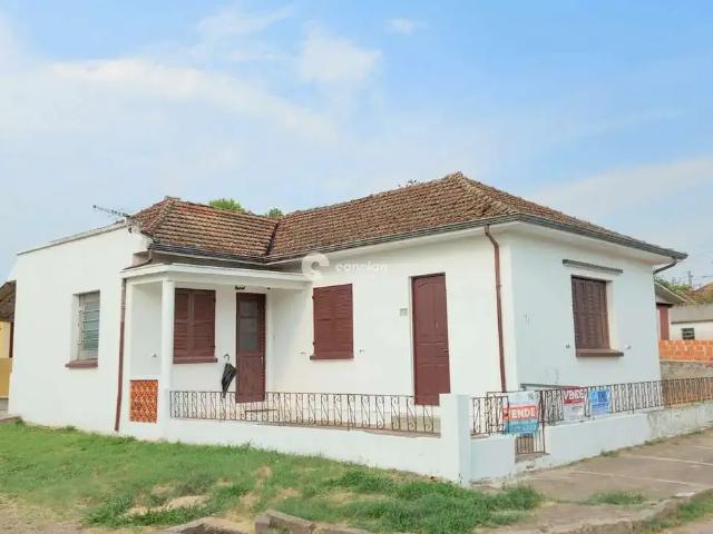 Casa / Sobrado para Venda em Santa Maria/RS Camobi 2 Quartos