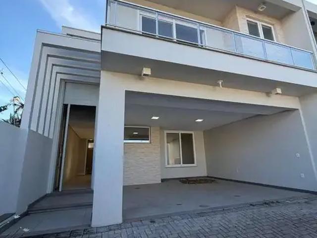 Casa / Sobrado para Venda em Santa Maria/RS Camobi 3 Quartos