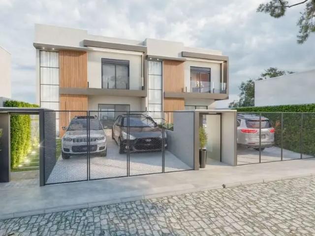 Casa / Sobrado para Venda em Santa Maria/RS Camobi 3 Quartos