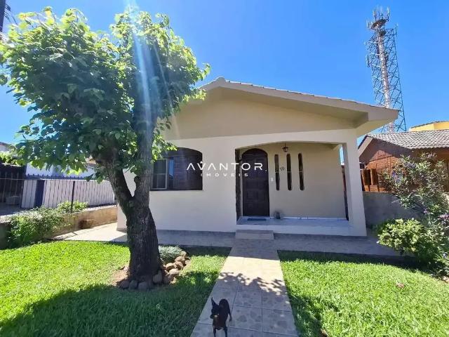 Casa / Sobrado para Venda em Santa Maria/RS Camobi 3 Quartos