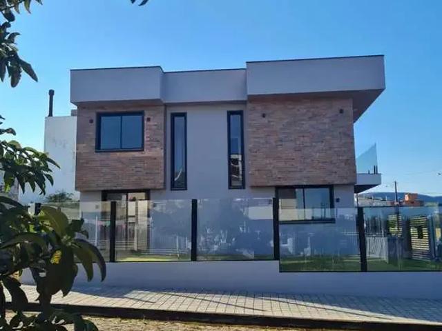 Casa / Sobrado para Venda em Santa Maria/RS Camobi 3 Quartos