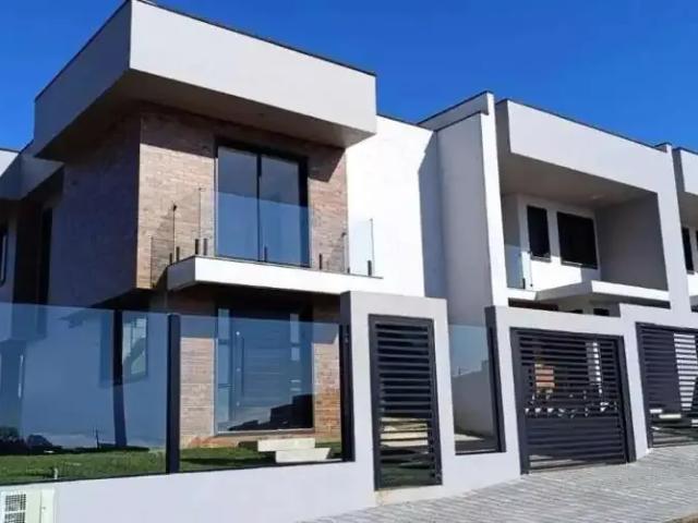 Casa / Sobrado para Venda em Santa Maria/RS Camobi 3 Quartos