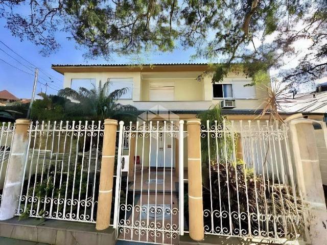 Casa / Sobrado para Venda em Santa Maria/RS Camobi 3 Quartos