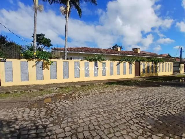 Casa / Sobrado para Venda em Santa Maria/RS Camobi 3 Quartos