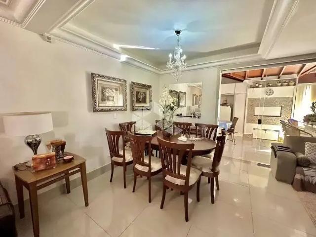 Casa / Sobrado para Venda em Santa Maria/RS Camobi 3 Quartos