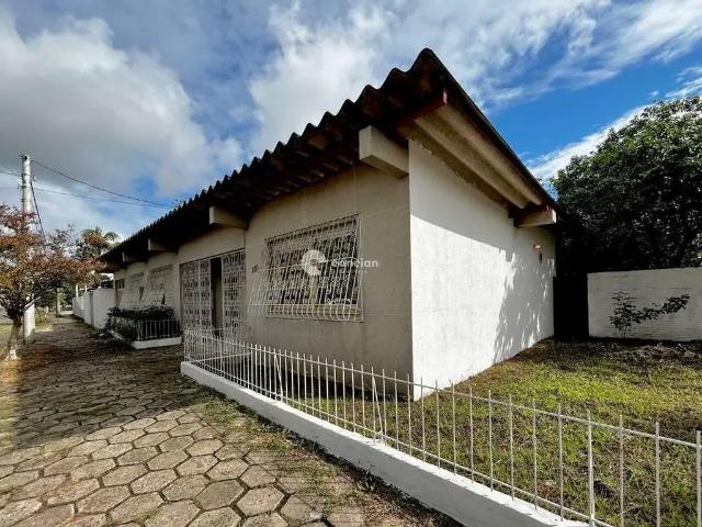 Casa / Sobrado para Venda em Santa Maria/RS Camobi 3 Quartos