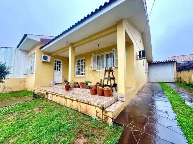 Casa / Sobrado para Venda em Santa Maria/RS Camobi 3 Quartos