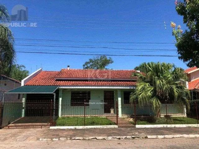 Casa / Sobrado para Venda em Santa Maria/RS Camobi 3 Quartos